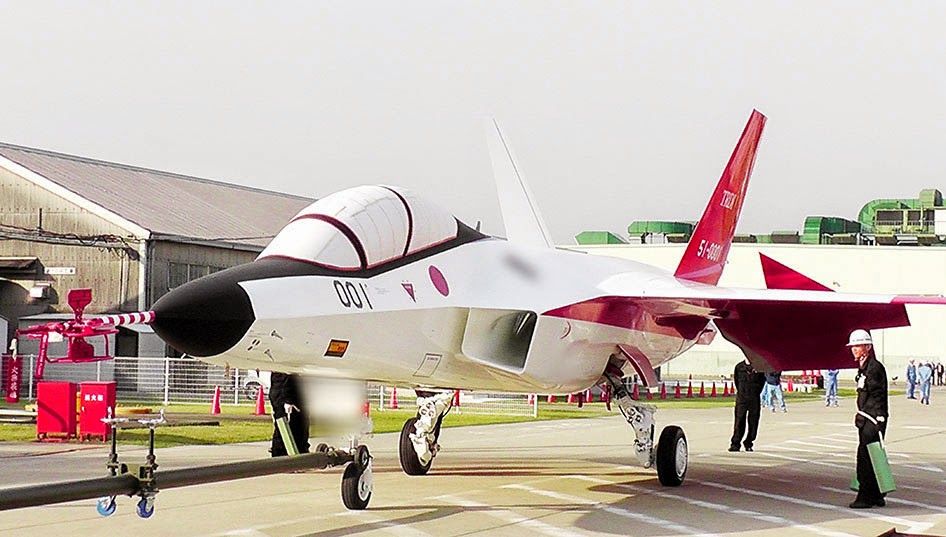 Il progetto che vuole mandare in soffitta i caccia stealth F-35 e F-22 ...